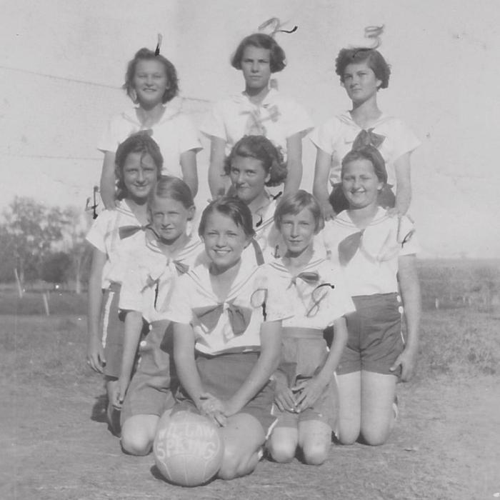 1930’s Girls Team from Willow Springs School | The Fayette County Record